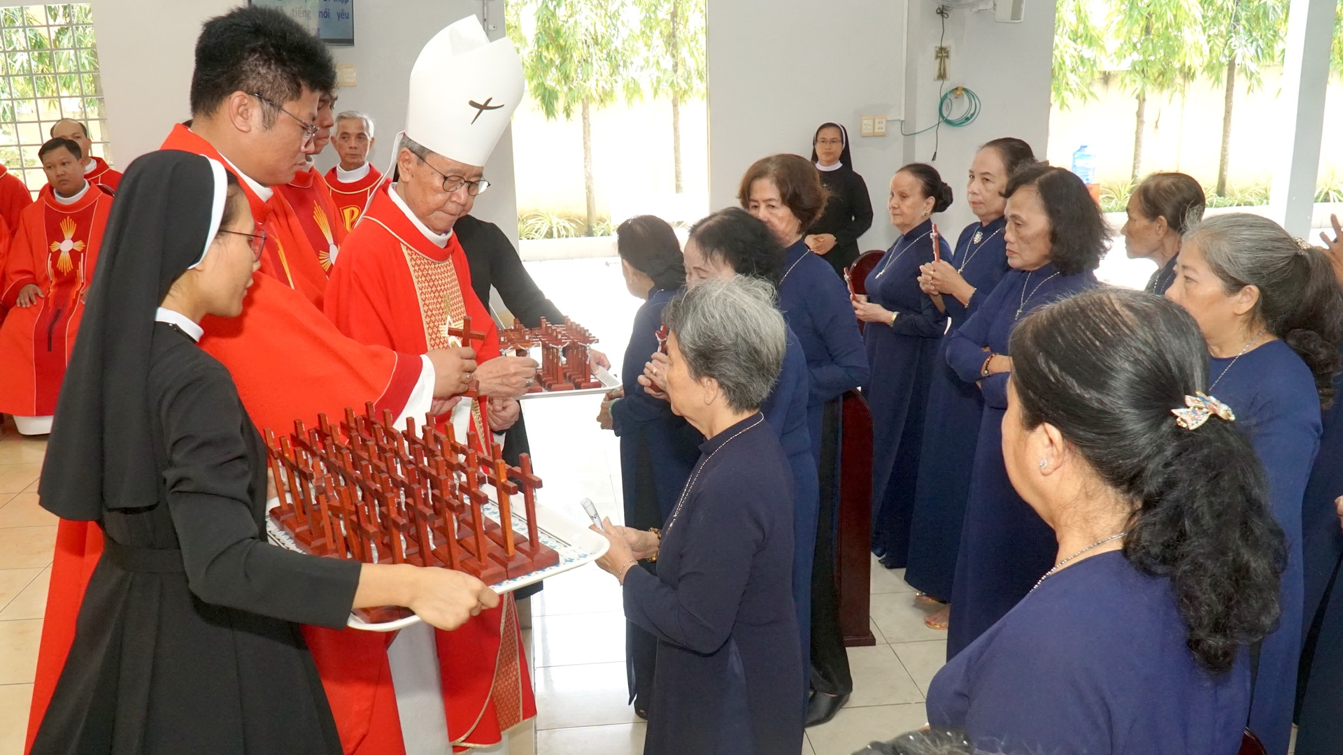 Hiệp hội tín hữu Mến Thánh Giá Mỹ Tho nghi thức cam kết vĩnh viễn | Giáo Phận Mỹ Tho